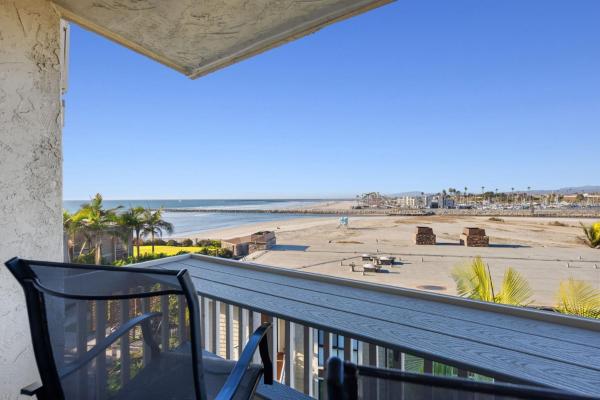 E209 - Tower 10 Seaside - Oceanside, Californie