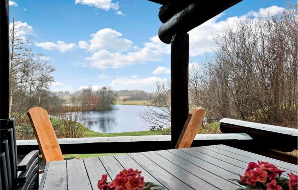 2 Bedroom Awesome Home In Kibæk - Denmark
