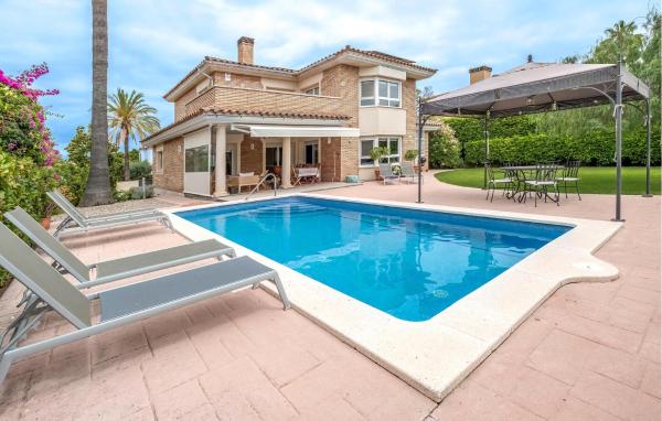 5 Bedroom Awesome Home In Reus - Tarragona