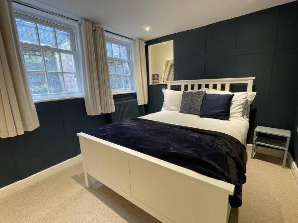 Contractor, Central, Parking, Longstay - Cheltenham