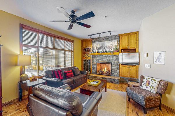 Whispering Pine At Aspens - Big White Ski Resort, BC