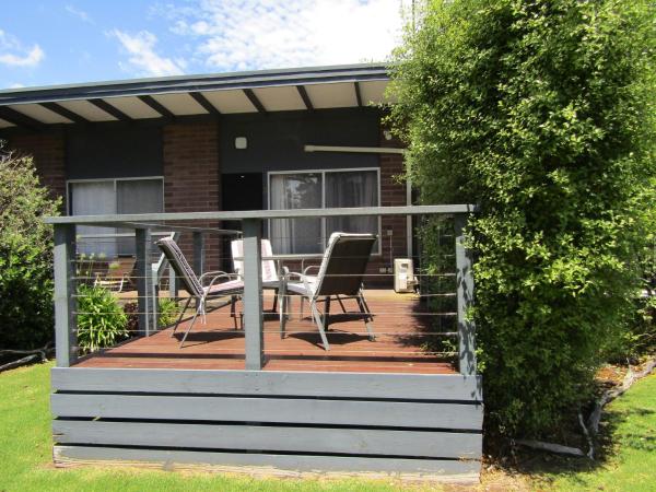 Honeysuckle Beach Cottage - Silverleaves - Phillip Island