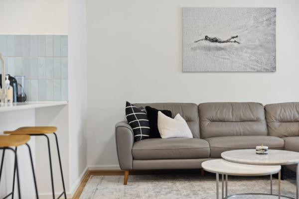 Central Escape 2 Bedroom Apartment With Courtyard - Victoria Park