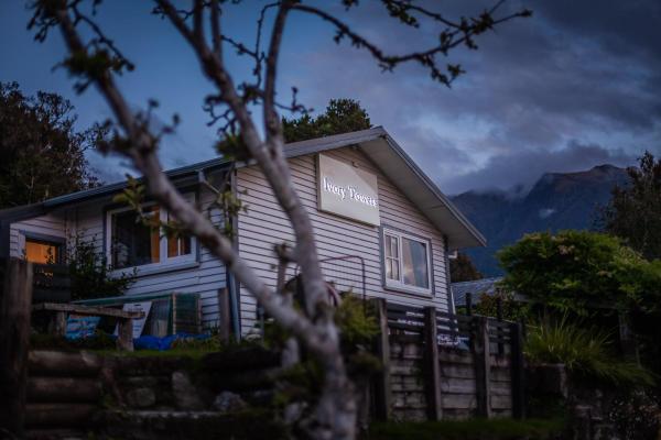 Ivorytowers Accommodation - Fox Glacier