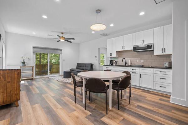 Modern Cabin Oaklawn In 10 Min Private Patio - Hot Springs, AR