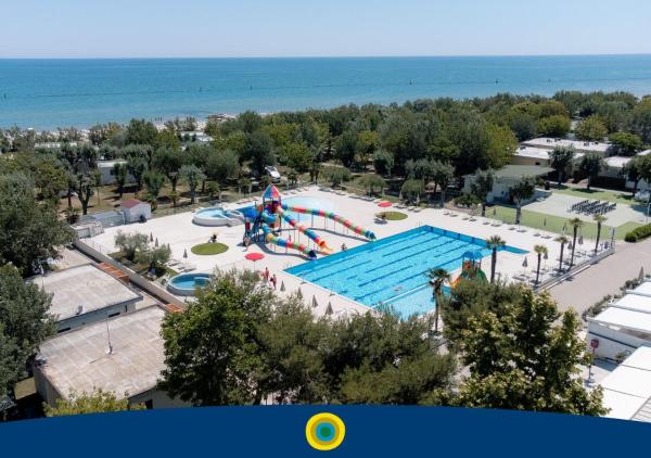 Club Del Sole Stork Family Collection - Abruzzes