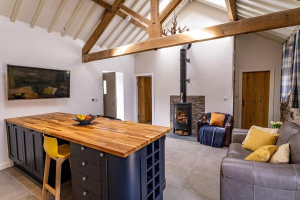 Neat Cottage, Seaside Cosy Converted Barn For 4 - Beaumaris