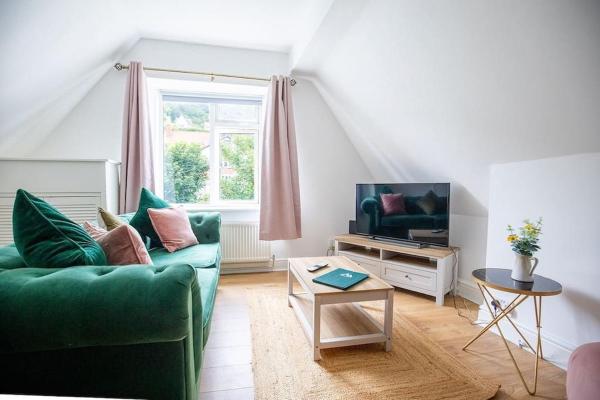 Anchorage Apartment 6 - Two Bed Apartment Close To The Centre And The Beach, Located In Llandudno, North Wales - Llandudno