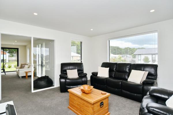 Woodend Getaway Haven - Christchurch Holiday Homes - Pegasus
