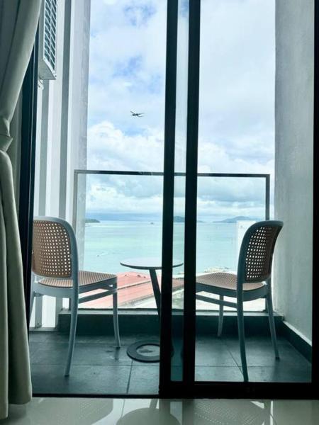 The Shore Suite Seaview Balcony Free Wifi & Netflix - Kota Kinabalu