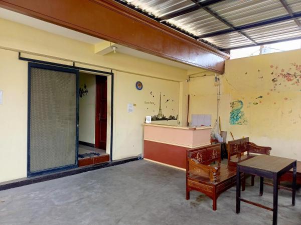 Lakoehaz - Surakarta