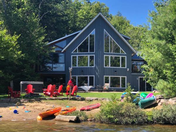 Camp David Beautiful Five Bedrooms Private Beach - Ontario