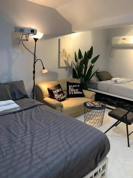 Gray Room The White Haven In Clark - Angeles