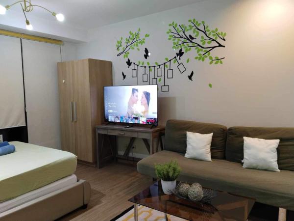 Gramercy Residences 2bedroom With Balcony - Makati