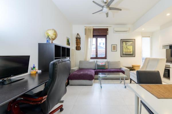 Modern Condo In Goya With Balcony - Retiro Park - Estación de Vallecas - Madrid