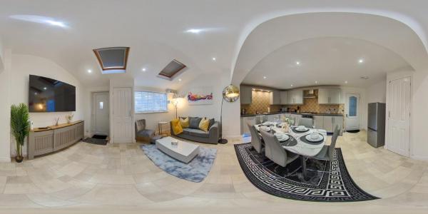 Spacious 5b Sunderland Home For Groups & Families - South Shields