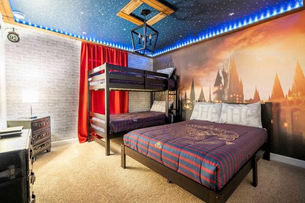 Great Home Mickey & Harry Potter Beds Top Spot - Orlando, FL