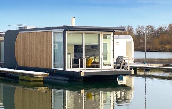House Boat Trinidad - Maastricht