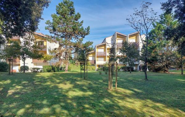 Gorgeous Apartment In Saint-georges-de-didon - Saujon