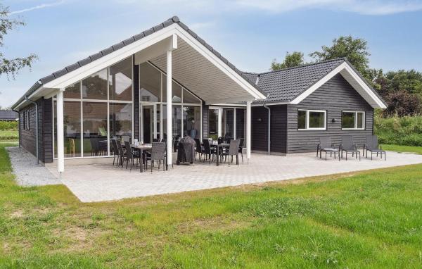 Beautiful Home In Stege With Sauna - Denmark