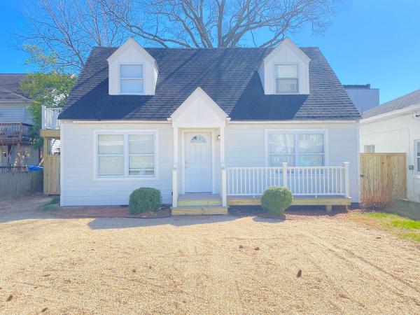 508 B The Upper Bungalow - Virginia Beach, VA