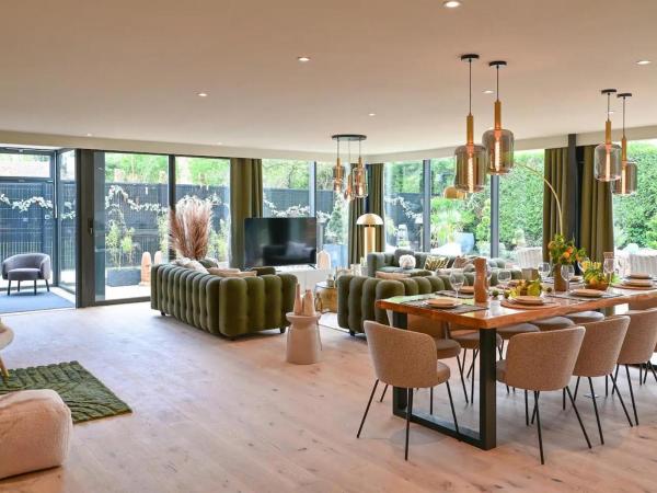Villa D'architecte à Marcq-en-barœul Avec Jeux, Wifi, Clim Et Parking - Fr-1-510-226 - Lille