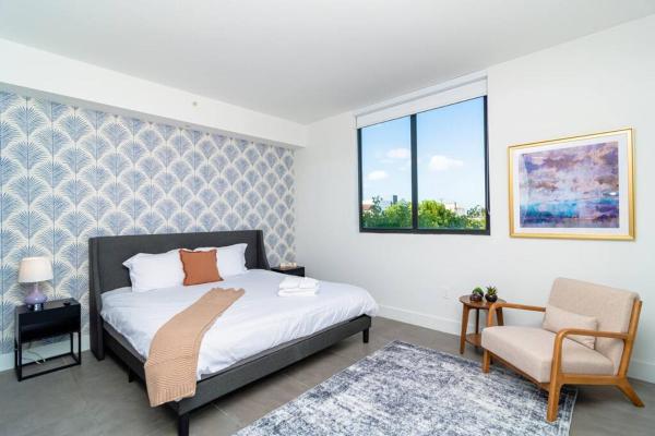 Well Located 1br With King Bed, Laundry And Parking Option Near Brickell And Marlins Park - Miami International Airport (MIA)