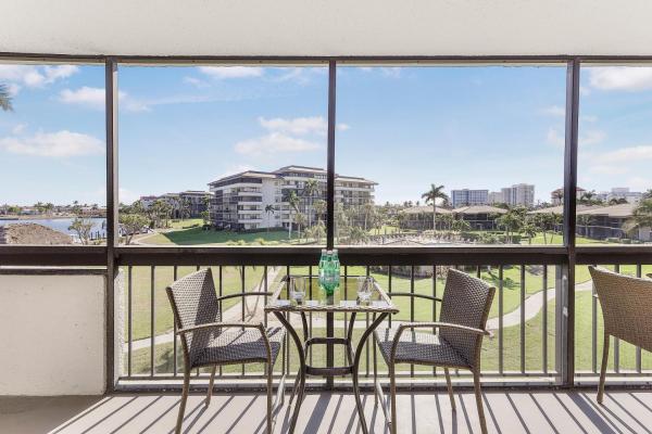 Condo With Pool, View Of Clam Bay And Walk To Beach - Marco Island, FL
