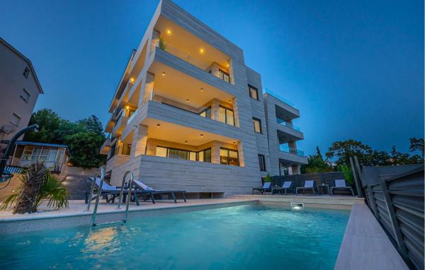 Gorgeous Apartment In Crikvenica - Selce