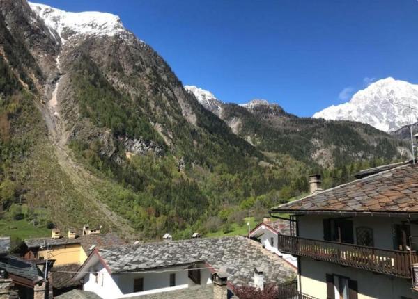 Lo Tatà - Maisons De Charme - Caratteristico Appartamento A 2 Passi Da Courmayeur - Courmayeur