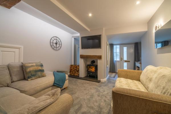 Laburnum Cottage - Windermere Town Centre, With Parking - Windermere