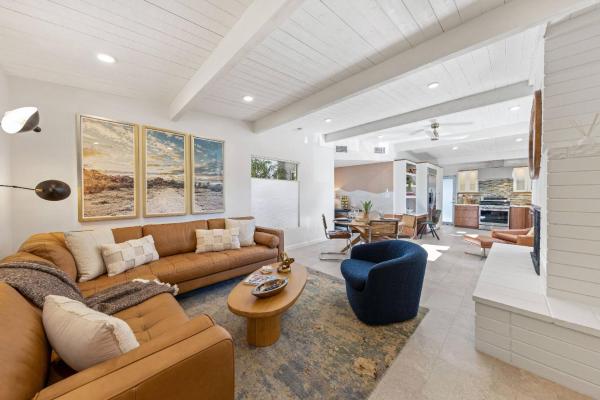 Luxurious Tennis Club Bungalow 1 With Mountain Views And Walks To Downtown Palm Springs! - Palm Springs, CA