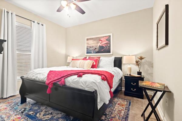 Petfriendlymid-term Stays2king Beds&desk - Lake Charles, LA