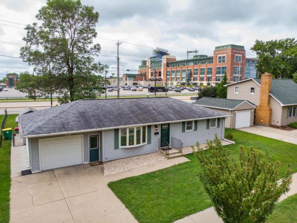Field Of Dreams By Simple Life Rentals - Green Bay, WI