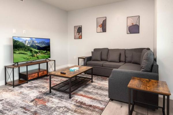 Modern 2 Bedroom In K-town With Private Roof Deck - Hollywood, CA