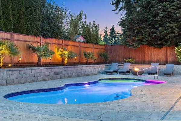 Luxury 5 Beds Villa With Heated Pool & Resort Amenities - Kirkland, WA