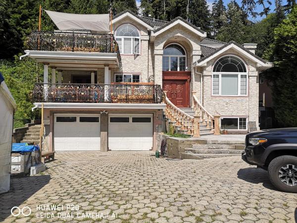 Villa Dollarton - Vancouver