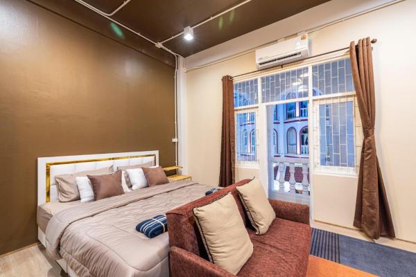Queen On Street Guest House - 普吉府