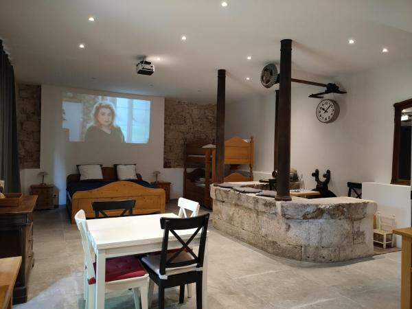 Gites Du Longevent Appartement Du Moulin Pérouges - Meximieux