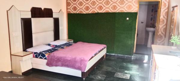 Lord Krishna Guest House - 다람살라