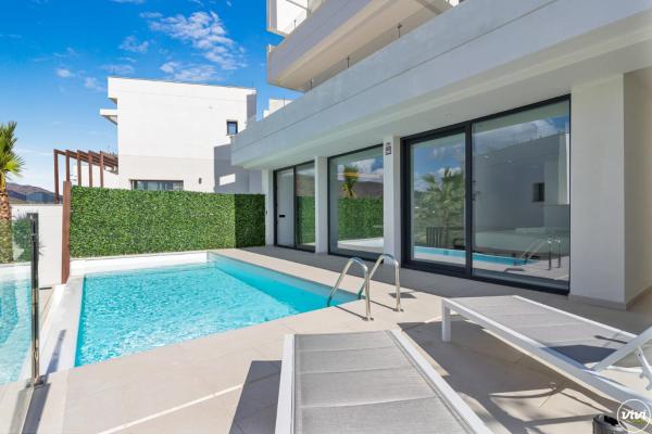 Vivi Homes -Villa Kolibri Pool, Terrace & Golf - Sitio de Calahonda