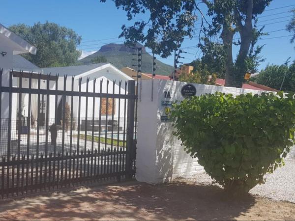 Acacia Home - Graaff-Reinet