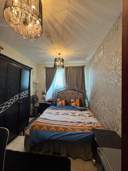 La-vida Room - Females Only - Dubai