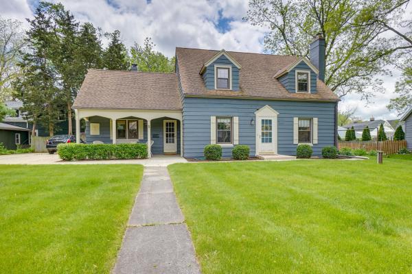 Walkable Thiensville Retreat Near Hiking! - Grafton, WI