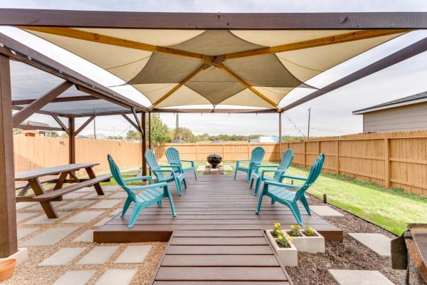 Near Hiking Trails Home With Deck In San Antonio! - Helotes, TX