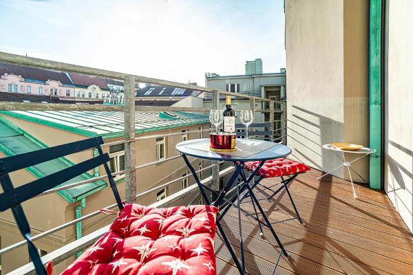 Modern Apt With Portable Ac And Cozy Terrace - 프라하