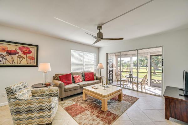 Lanai & Golf Course View: Cozy Condo In Naples! - Naples, FL