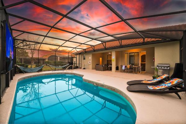 Heated Pool Hot Tub Lazy River Game Room - Davenport, FL