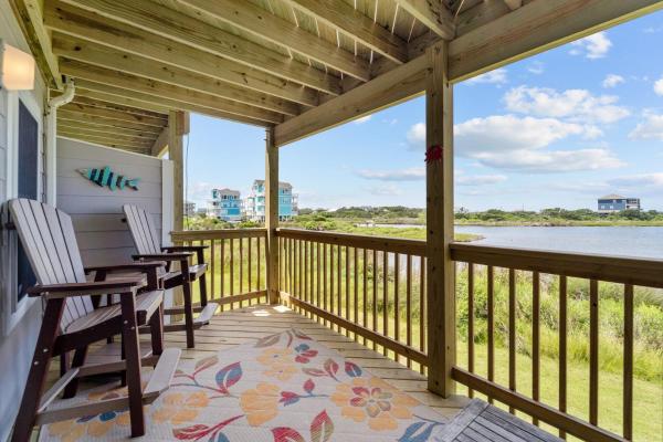 Finn's Up - Hatteras, NC