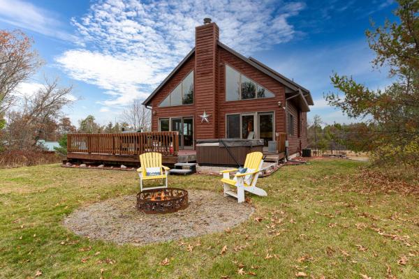 Sand Dunes Lodge - Wisconsin